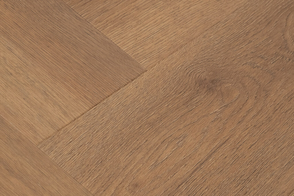 DB Nice Nootbruin Plaza collectie FR walvisgraat PVC – Laminaat Plaza